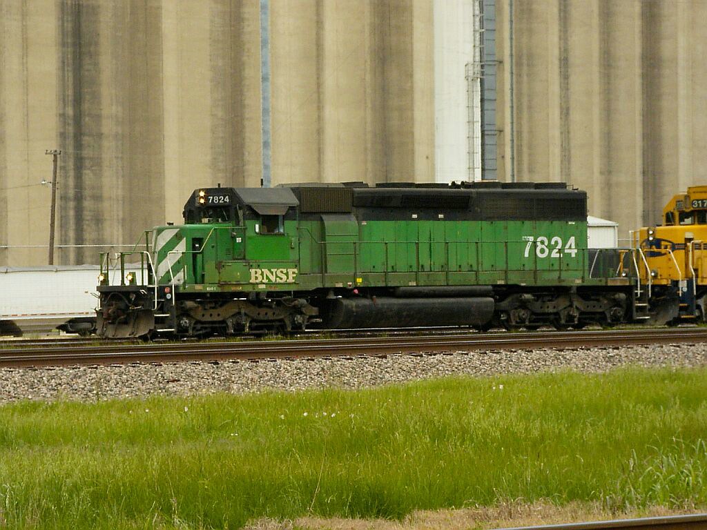 BNSF 7824